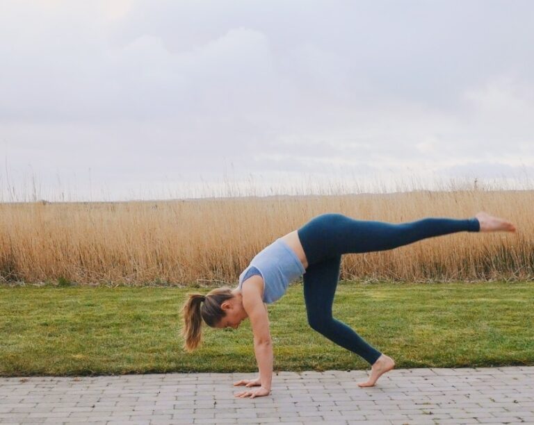 Create Balance In A Freestanding Handstand | COMPLETE HANDSTAND GUIDE ...