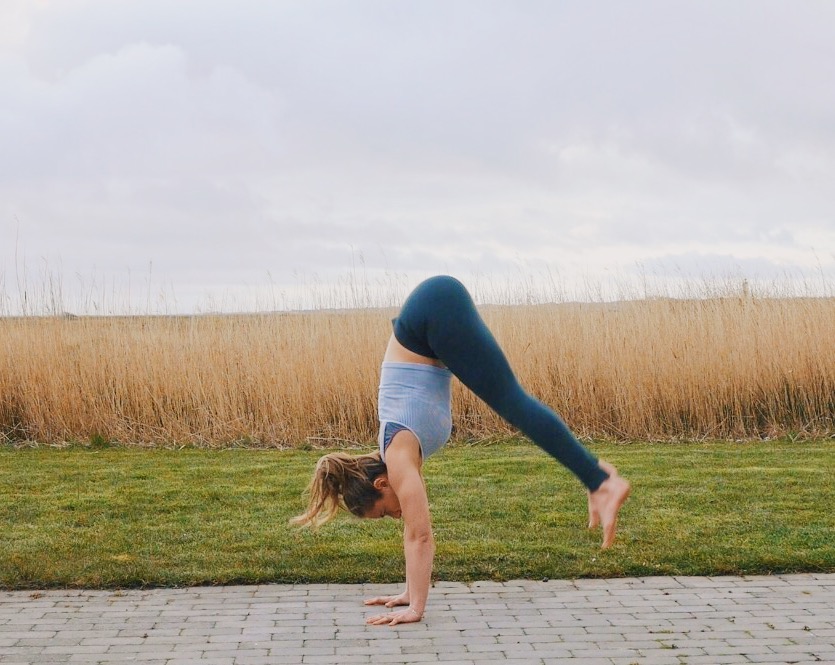 Create Balance In A Freestanding Handstand | COMPLETE HANDSTAND GUIDE ...
