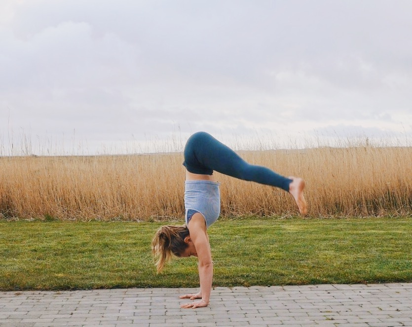 Create Balance In A Freestanding Handstand | COMPLETE HANDSTAND GUIDE ...