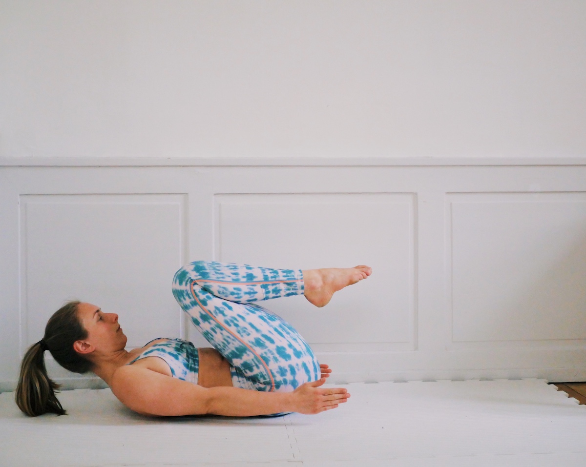 How To Assess If You're Ready To Practice Handstands Yet - Camilla Mia